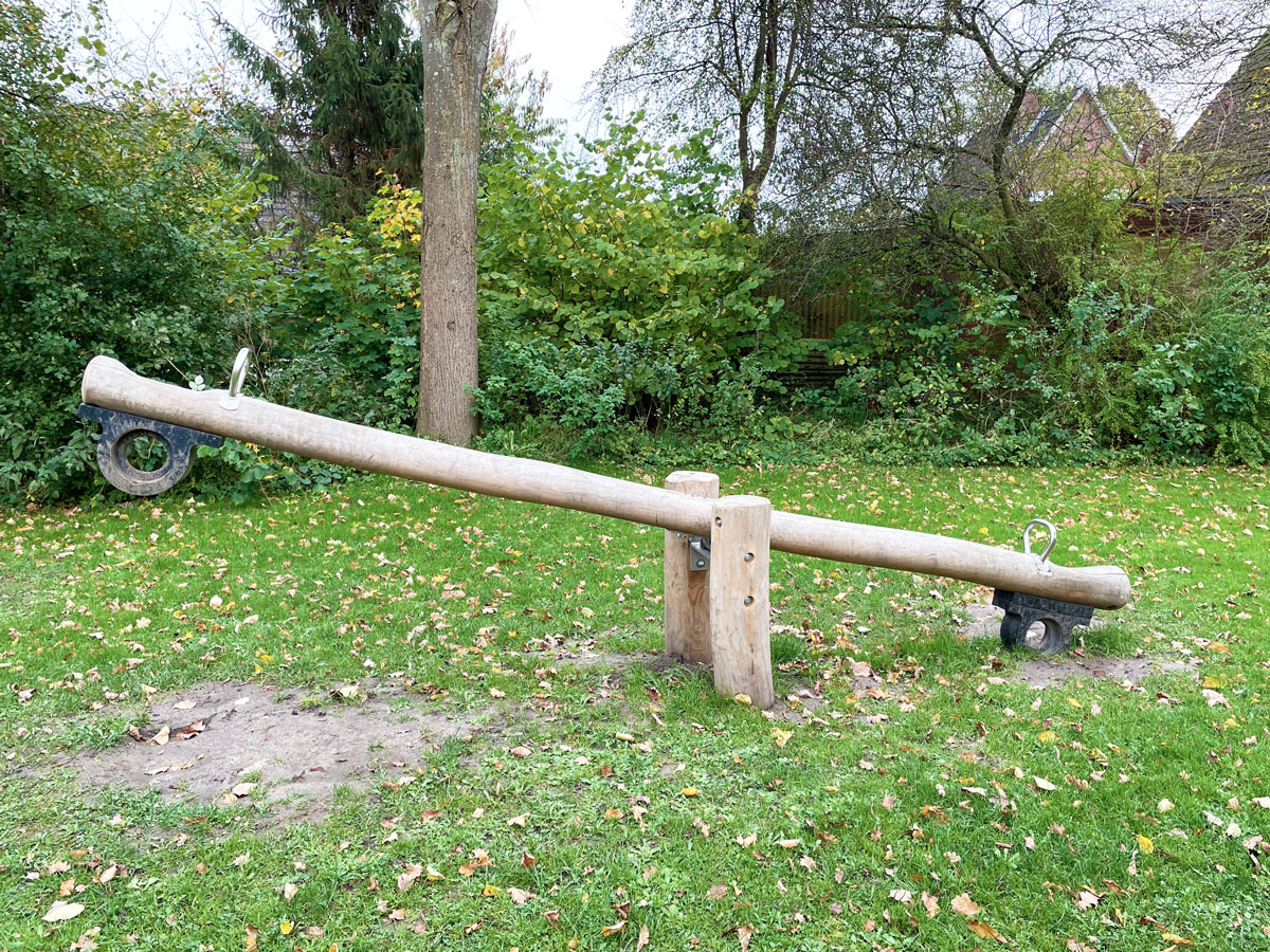 Wippen von Besendahl Naturnahe Spielgeräte